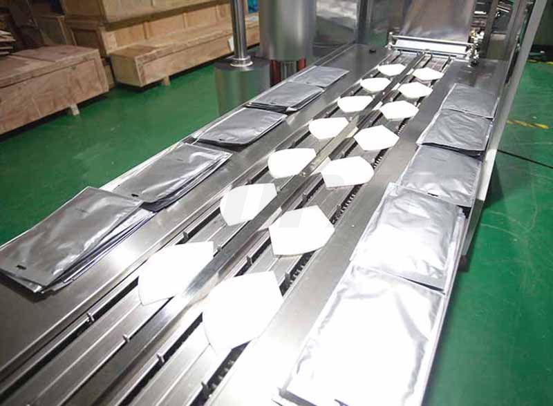 Automatic Surgical Mask/ KN94 Mask Four-Sides Sealing Bag Packaging Machine